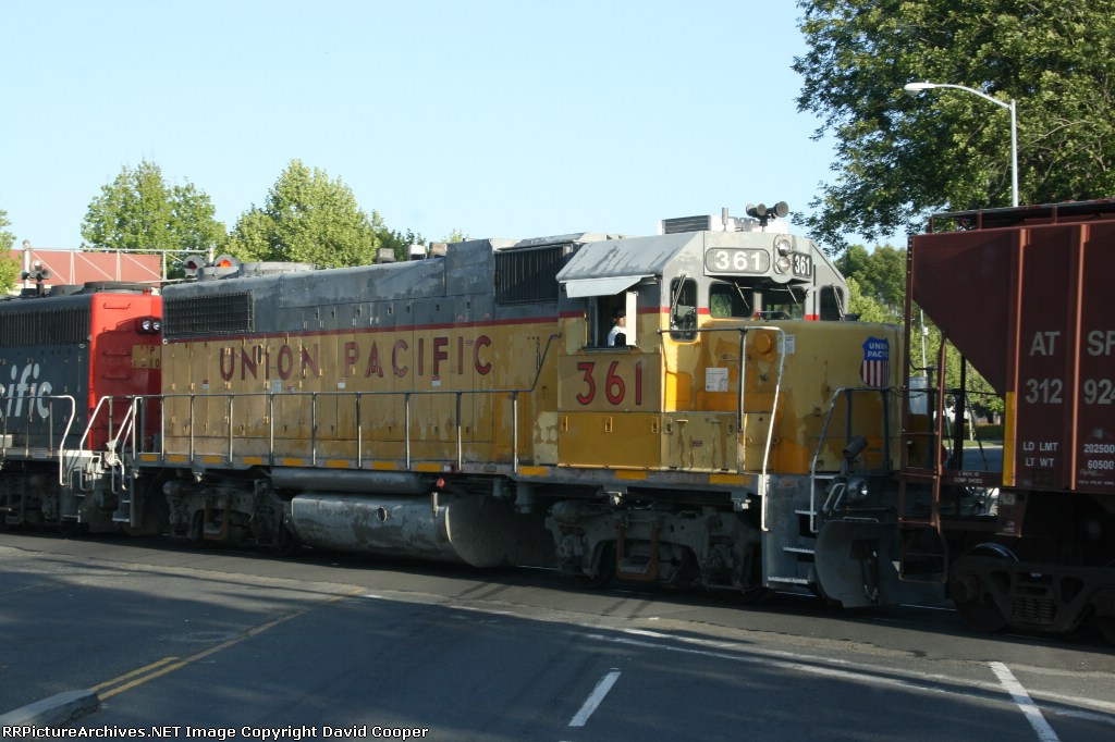 UP 361 (GP38-2)